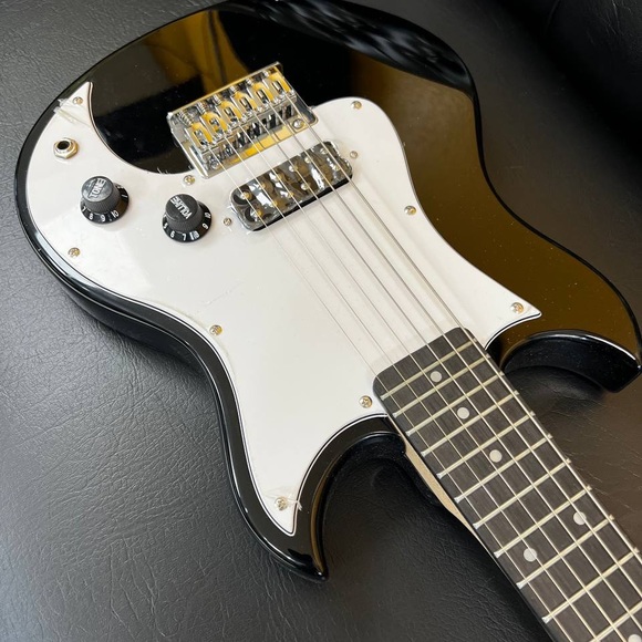 VOX | Other | Vox Sdc Mini Bk Black Short Scale Mini Electric Guitar ...